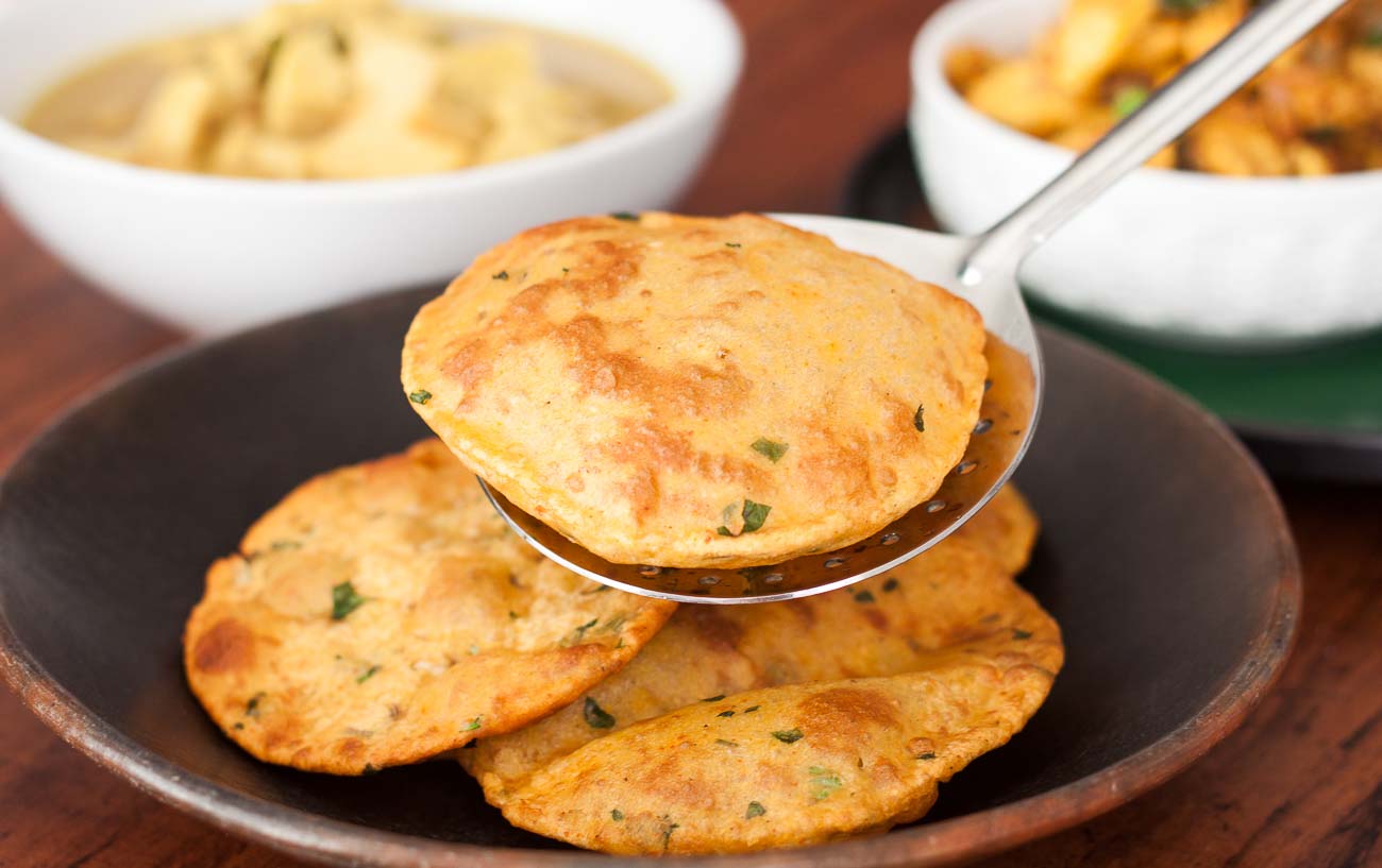 Lasun Batata Poori Recipe - Spiced Coriander Fried Bread ...