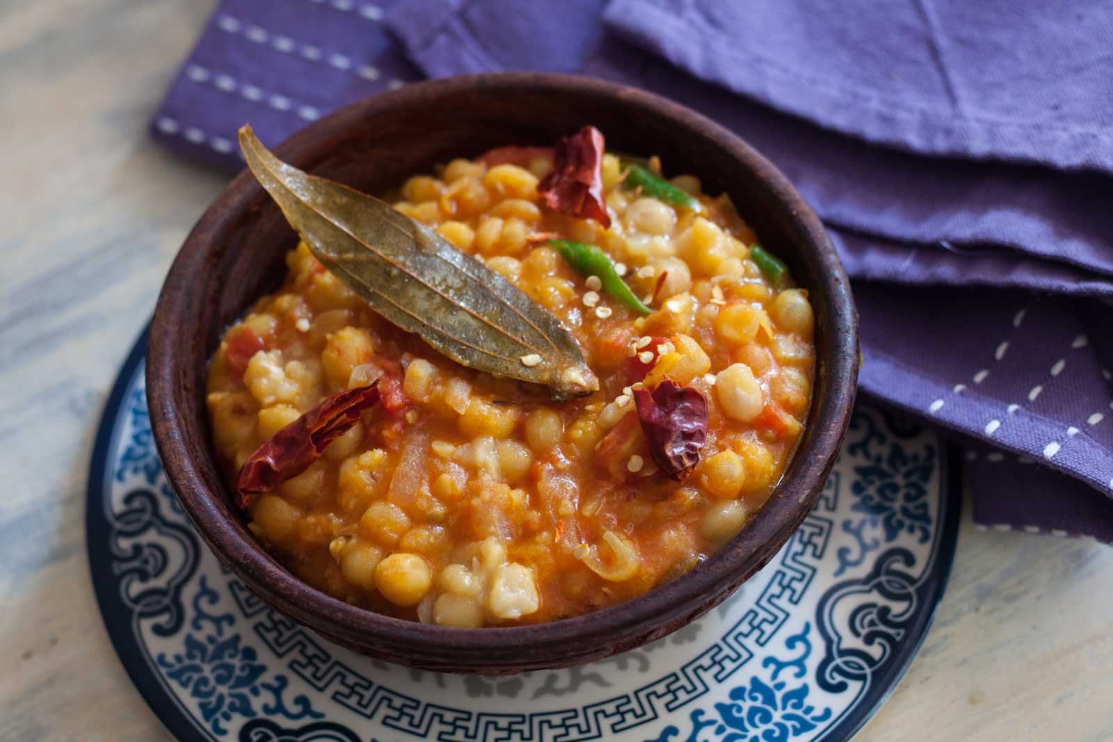 Manipuri Style Mangal Ooti Recipe - Yellow Peas Curry Recipe | Archana ...