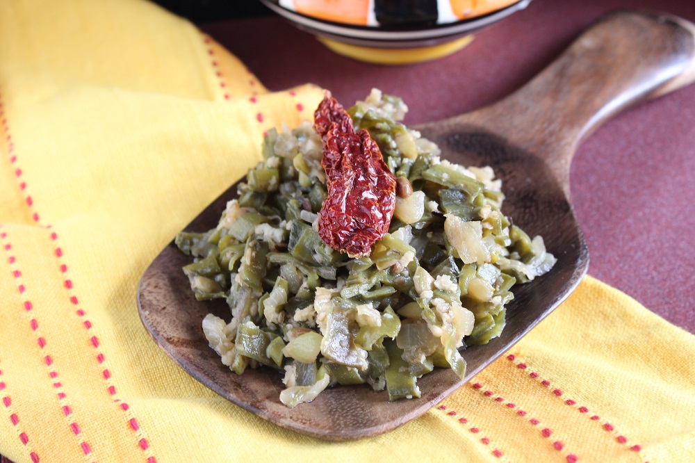 Aavryachi Bhaji-Avarakkai Poriyal Recipe-Broad Beans Stir... | Archana ...
