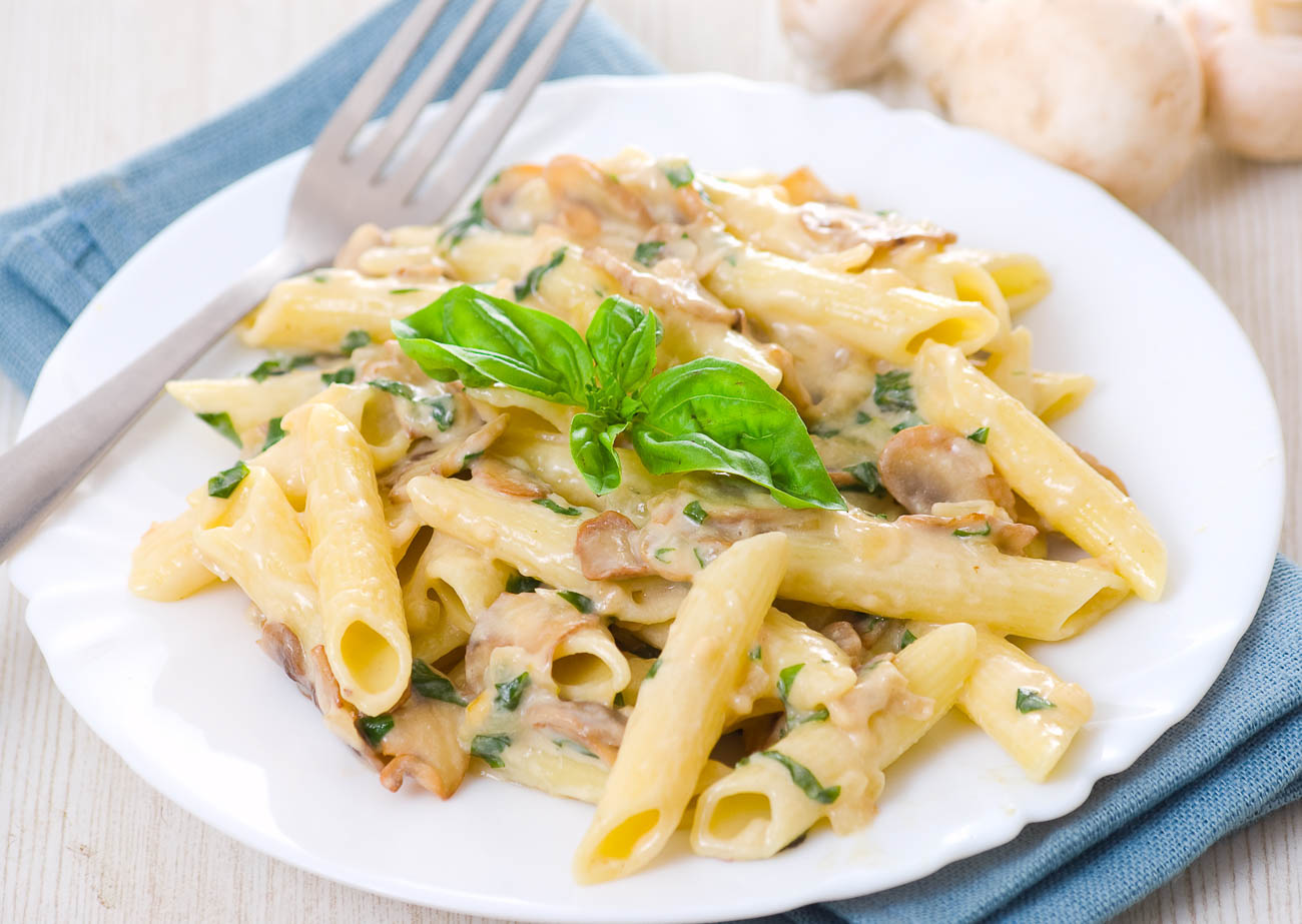 alfredo penne pasta with mushrooms